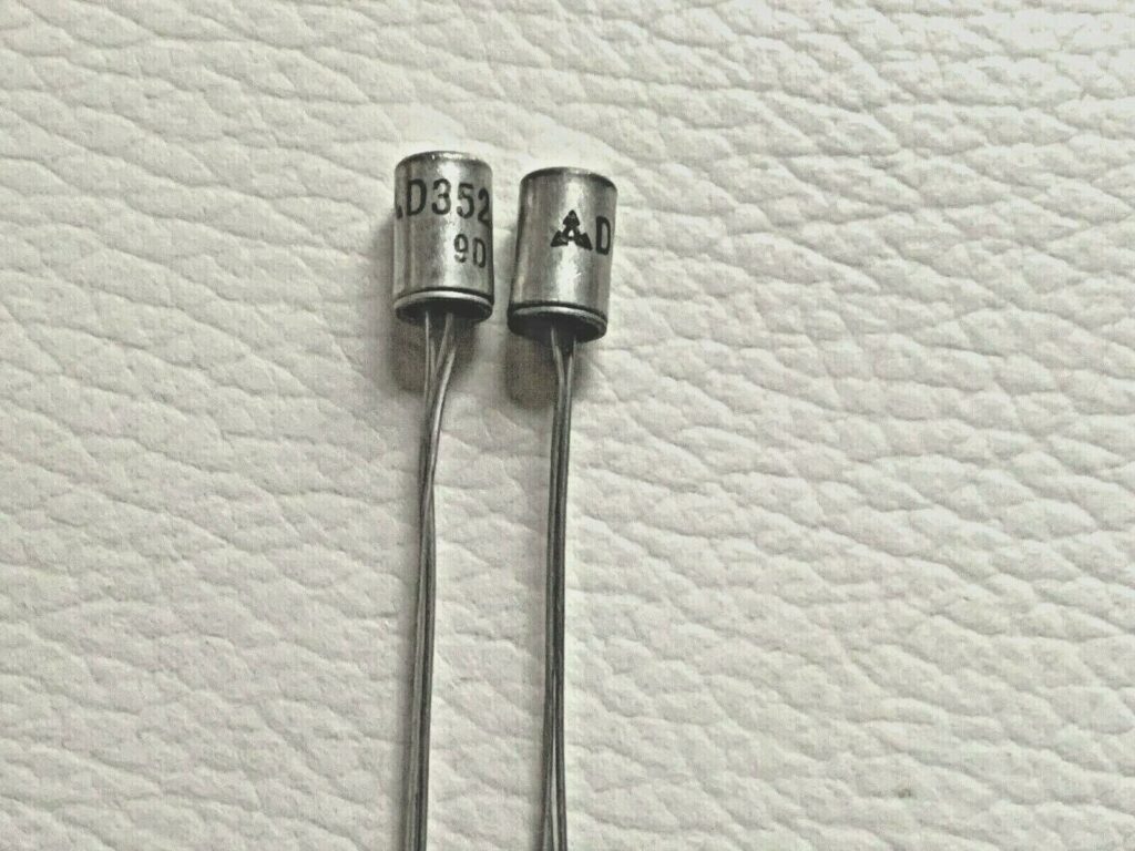Transistor D352 - Scientific Gate